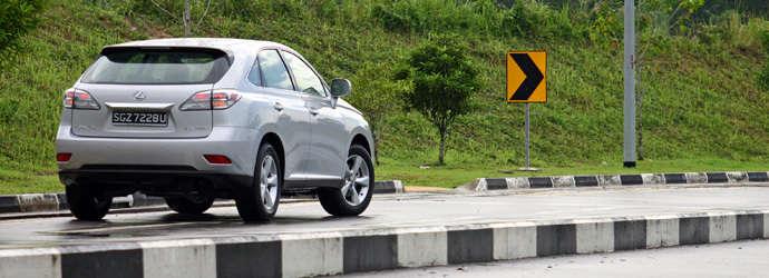 Lexus RX 350 Moonroof Review: To be, or not to be...