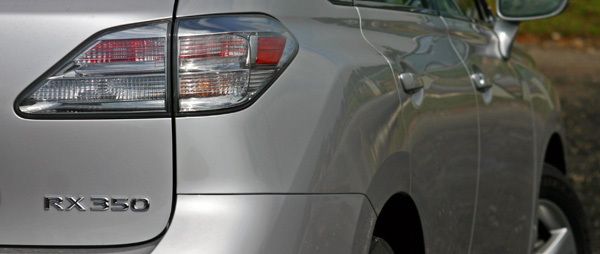 Lexus RX 350 Moonroof Review: To be, or not to be...