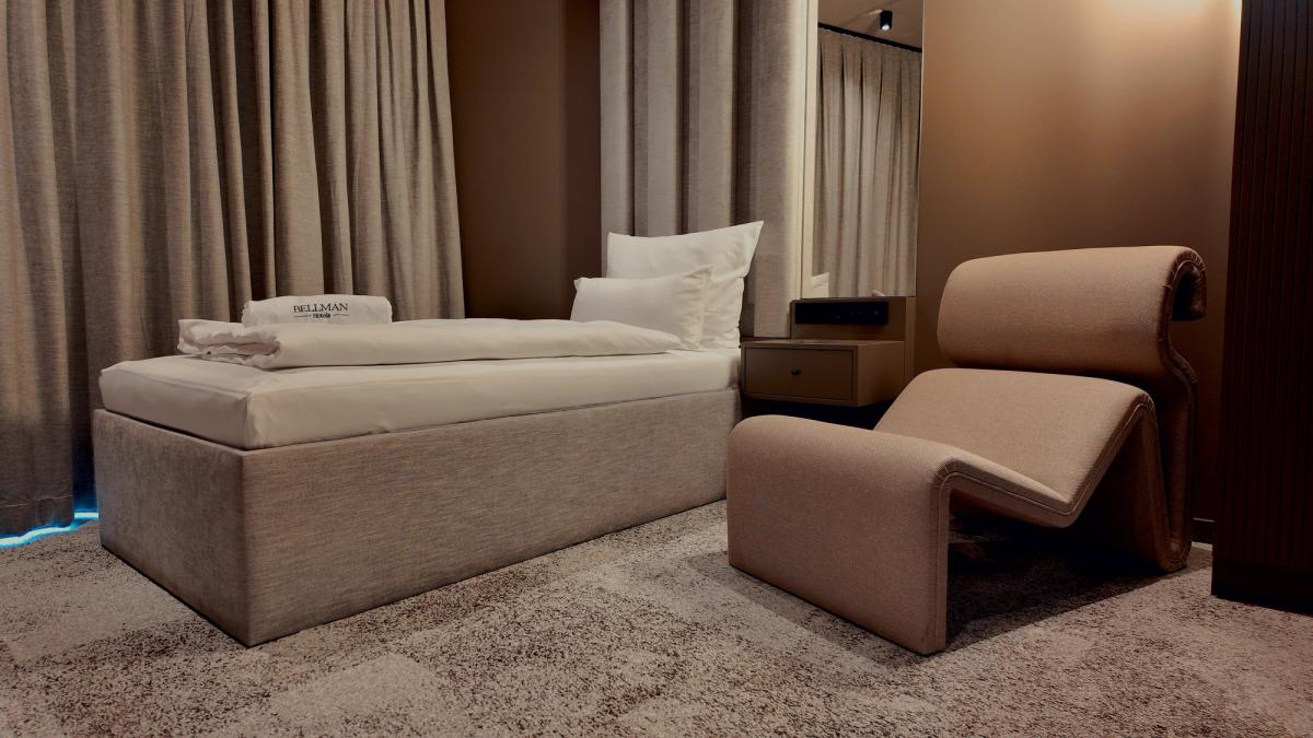 Single Bed Room Business — Bellman Hotel