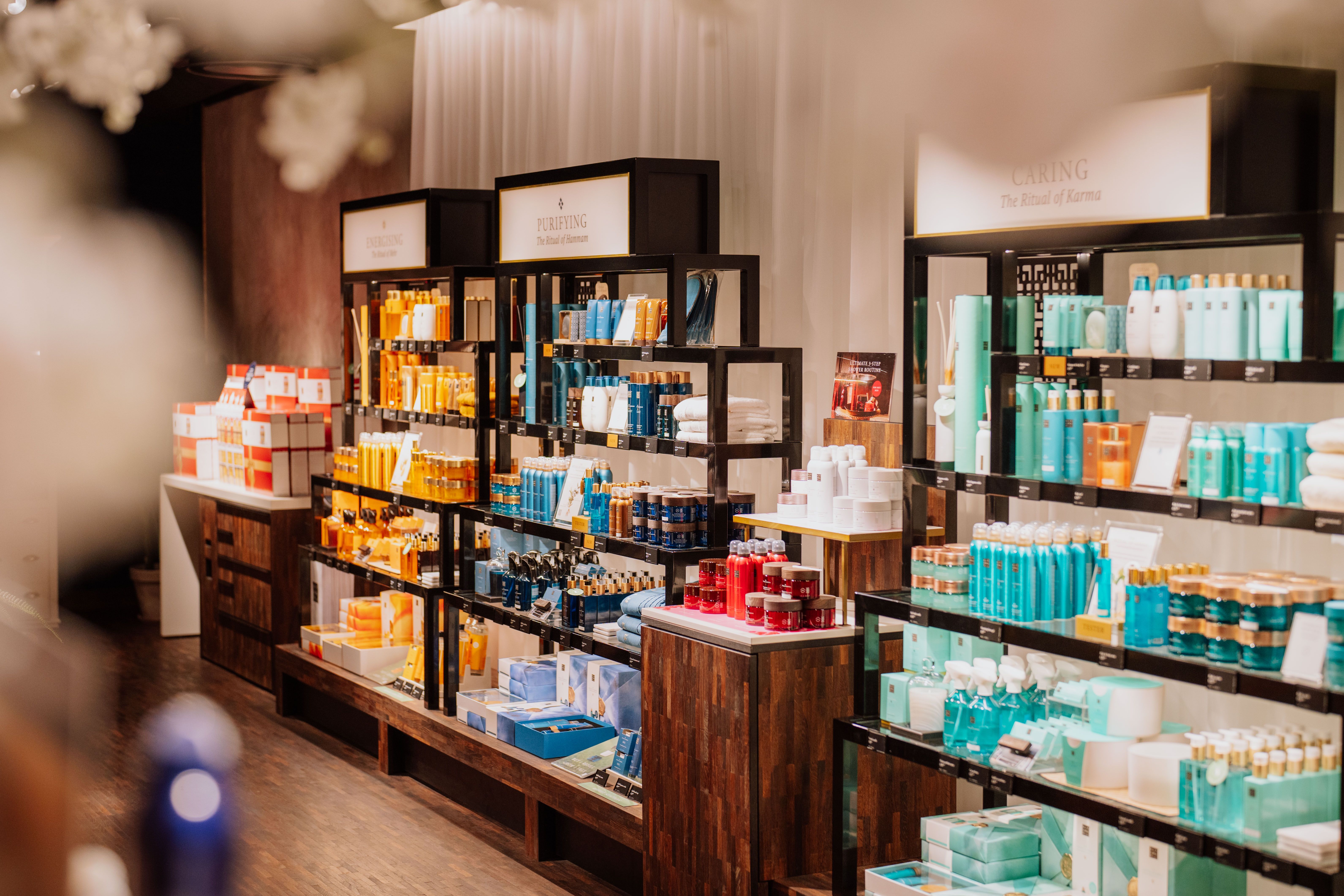 Découvrez les opportunités Store Design & Visual Merchandising chez ...