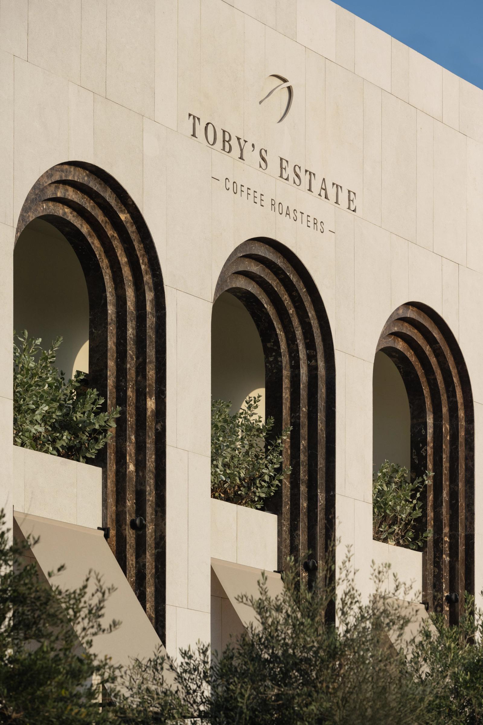 Toby's Estate | Verhaal