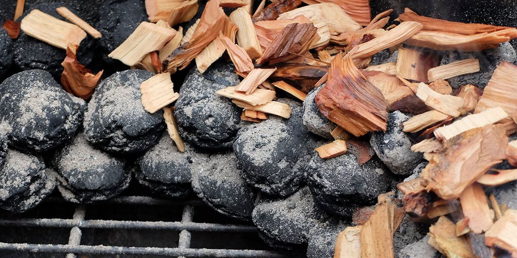 The snake method for setting up charcoal in a barbecue