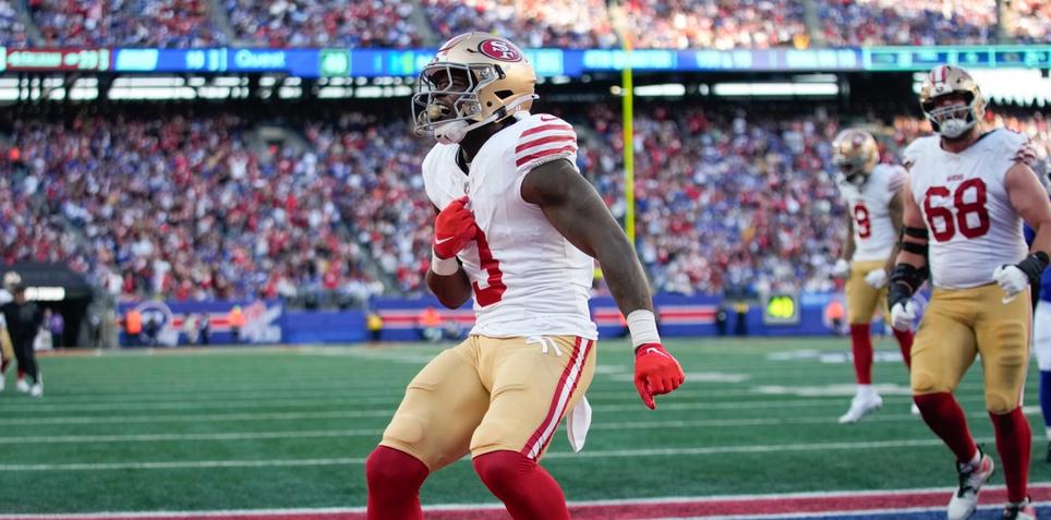 5 Players to Stash in Fantasy Football Entering NFL Week 10 | FanDuel ...