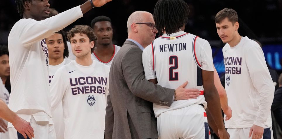 Top 25 College Basketball Picks & Predictions Today - March 22 ...