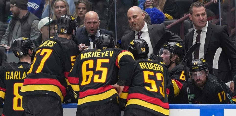 NHL Jack Adams Award Odds: Rick Tocchet Leading the Way for the Canucks ...