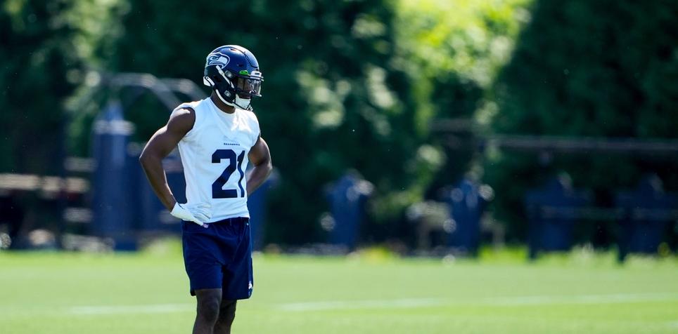 NFL Defensive Rookie of the Year Betting: The Case for Devon ...