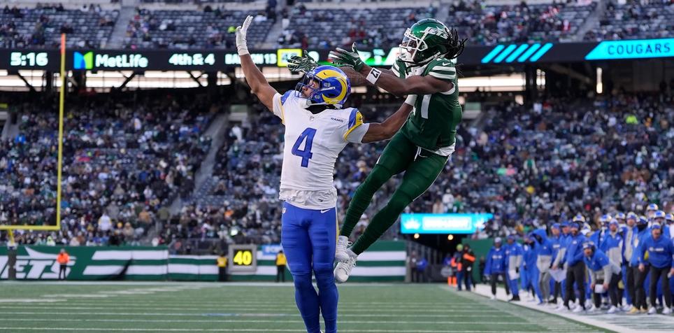 Davante Adams Fantasy Week 17: Projections, Points and Stats vs. Bills ...