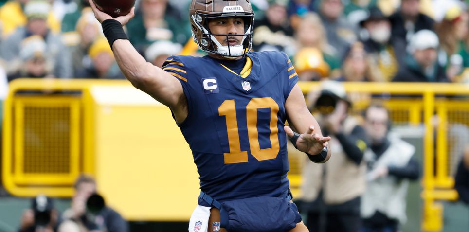 Jordan Love Fantasy Football Week 11: Stats and Projections vs. Giants ...