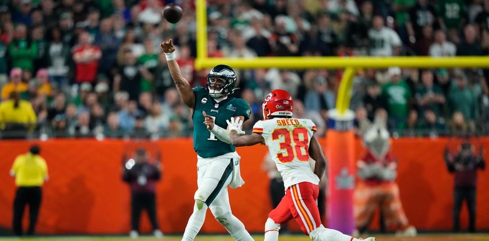 Monday Night Football Preview: Can the Eagles Soar to New Heights ...