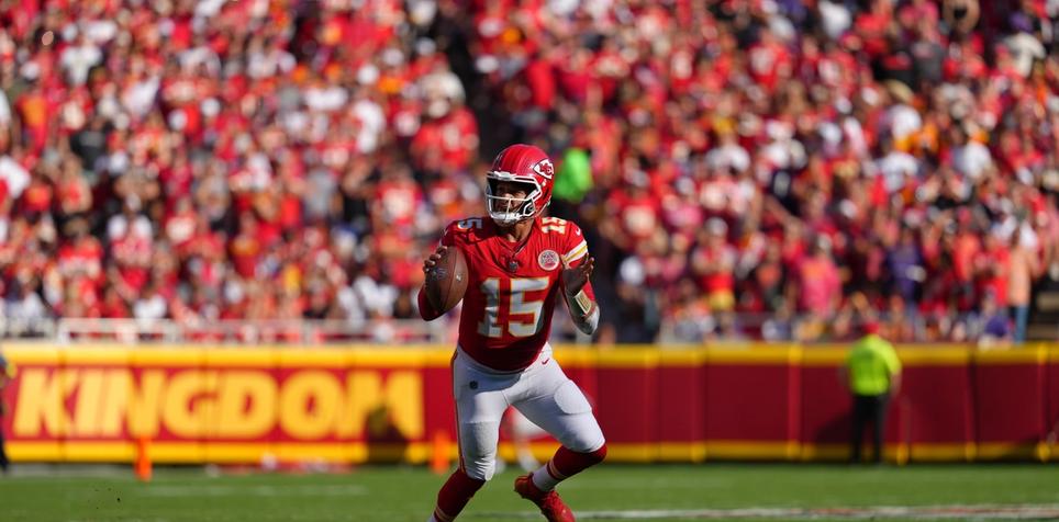 3 Best NFL FanDuel Picks Plays for Chiefs at Jaguars on Monday Night ...