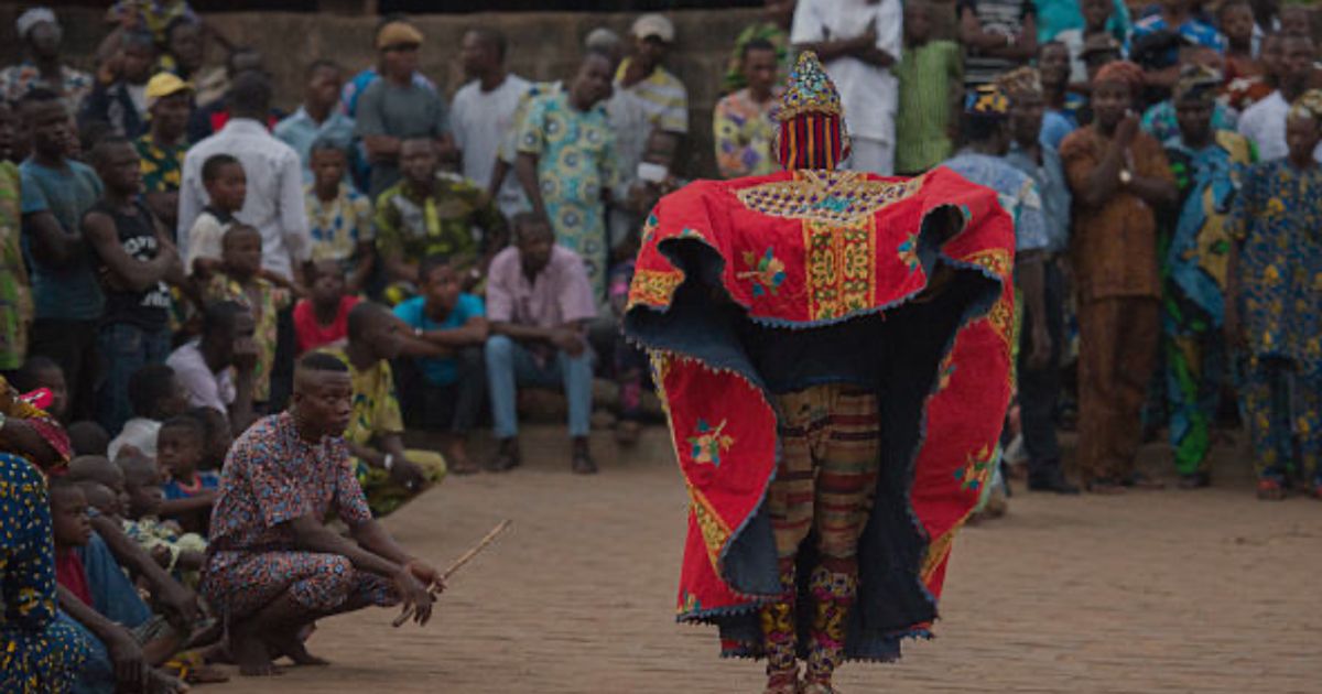 The Mask Speaks: African Masquerades as Theatre, Dance, and ...