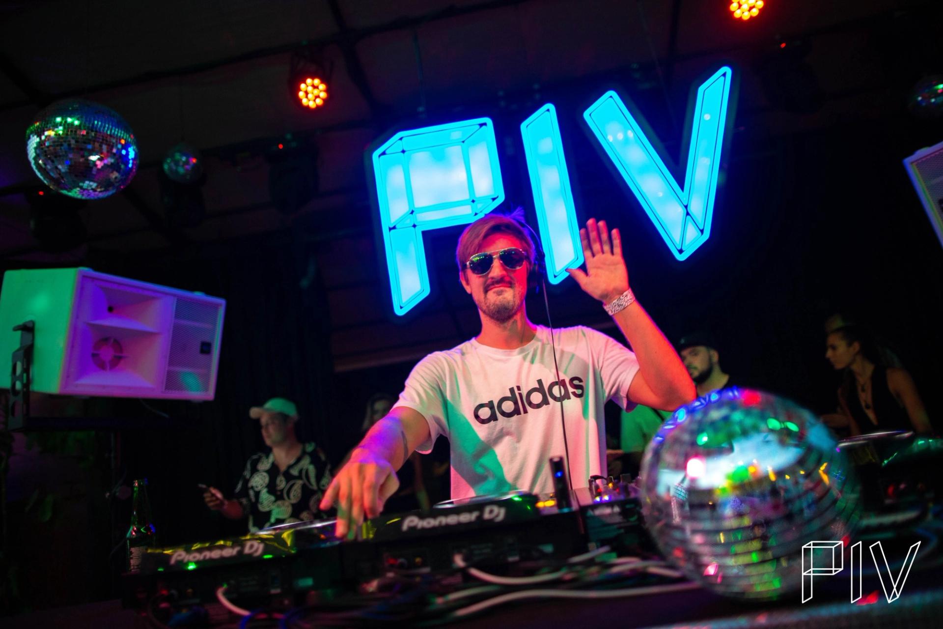 PIV at Cova Santa | Gray Area