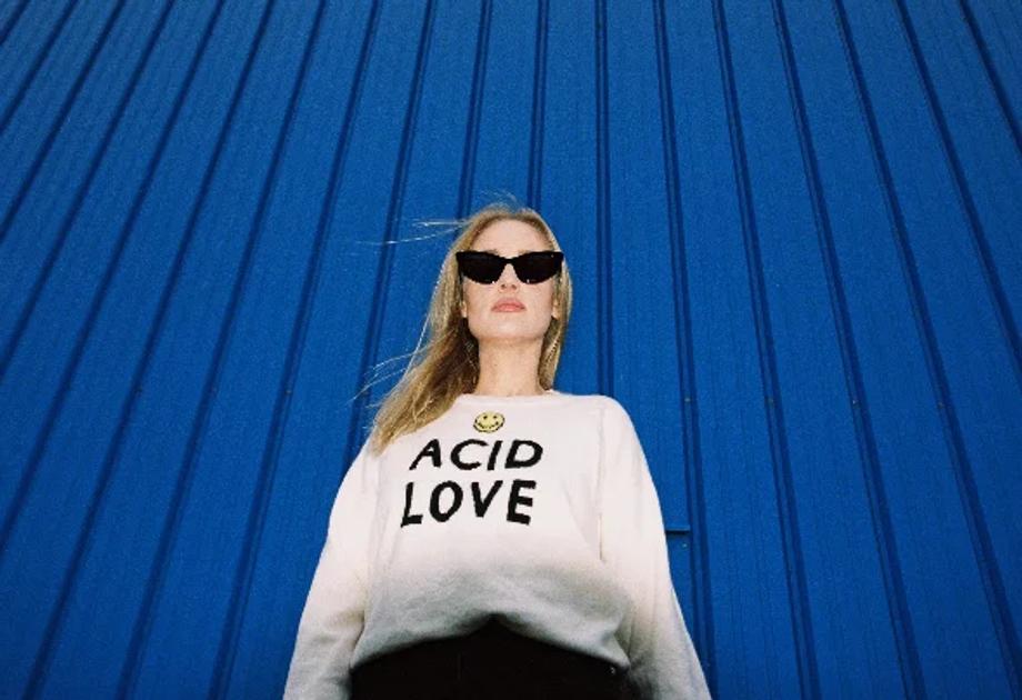 Stella Bossi's Hilarious Rave Antics in 5 Videos | Gray Area