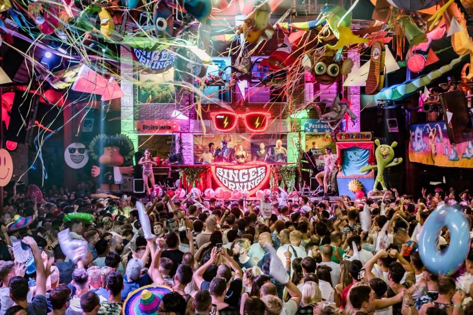 Elrow | Gray Area