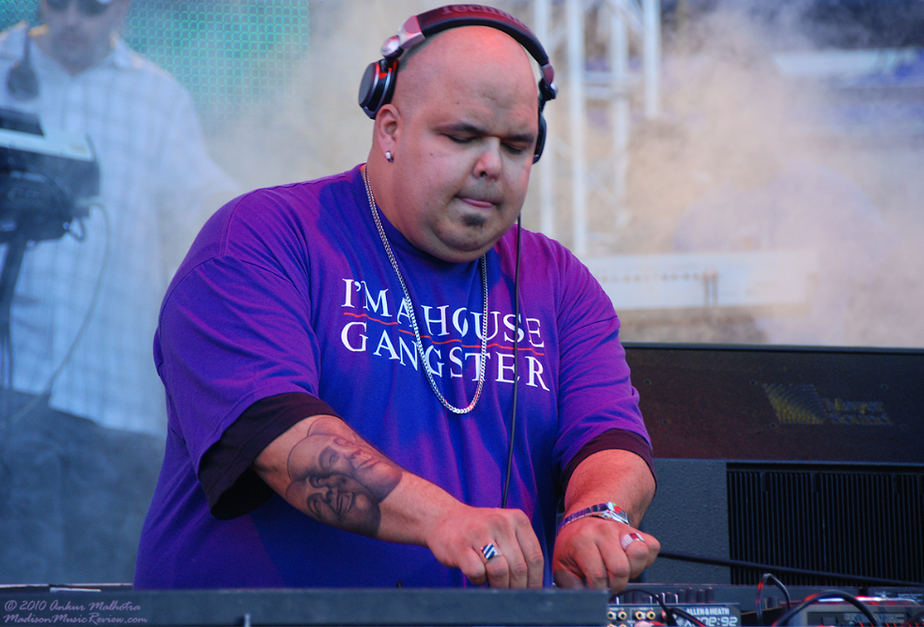 How DJ Sneak First Discovered House Music | Gray Area
