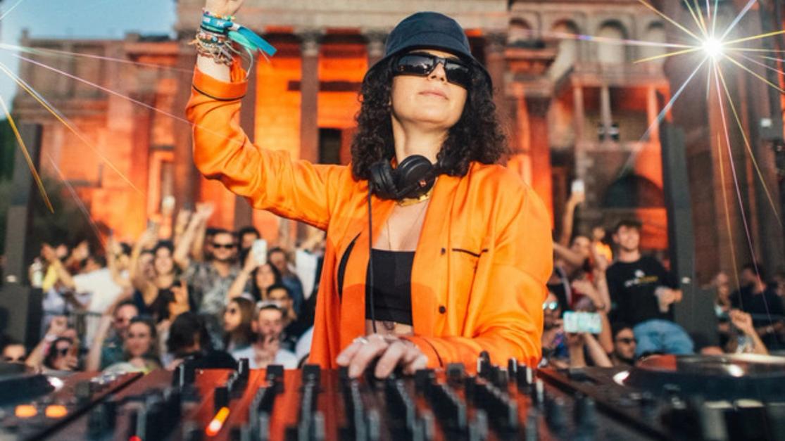 Carlita Delivers a Cinematic Cercle Debut | Gray Area