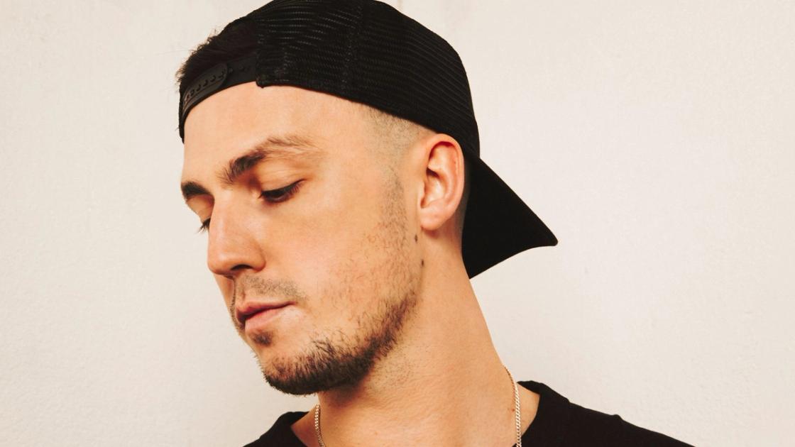 5 Tracks that Made Cloonee a Tech House Super... | Gray Area