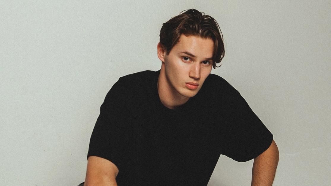 [Interview] Mau P Delivers Another Beatport Number 1 With | Gray Area