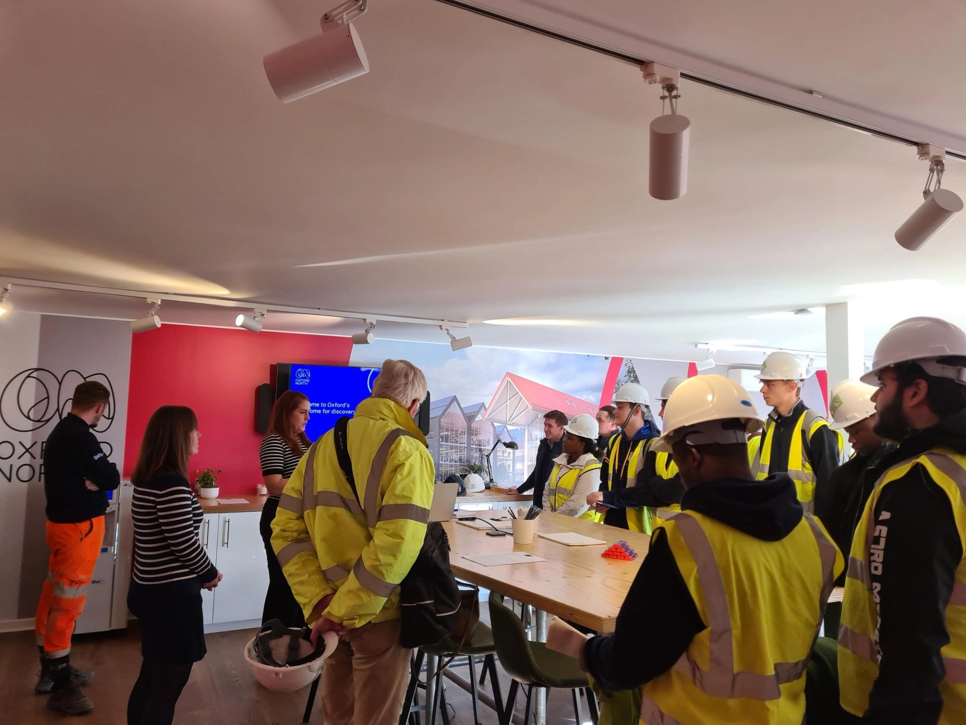 Exploring Oxford North: a site visit with Oxford Brookes University’s School of the Built ...