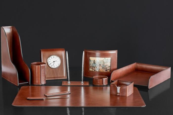 20+ best client gift ideas to make an impression