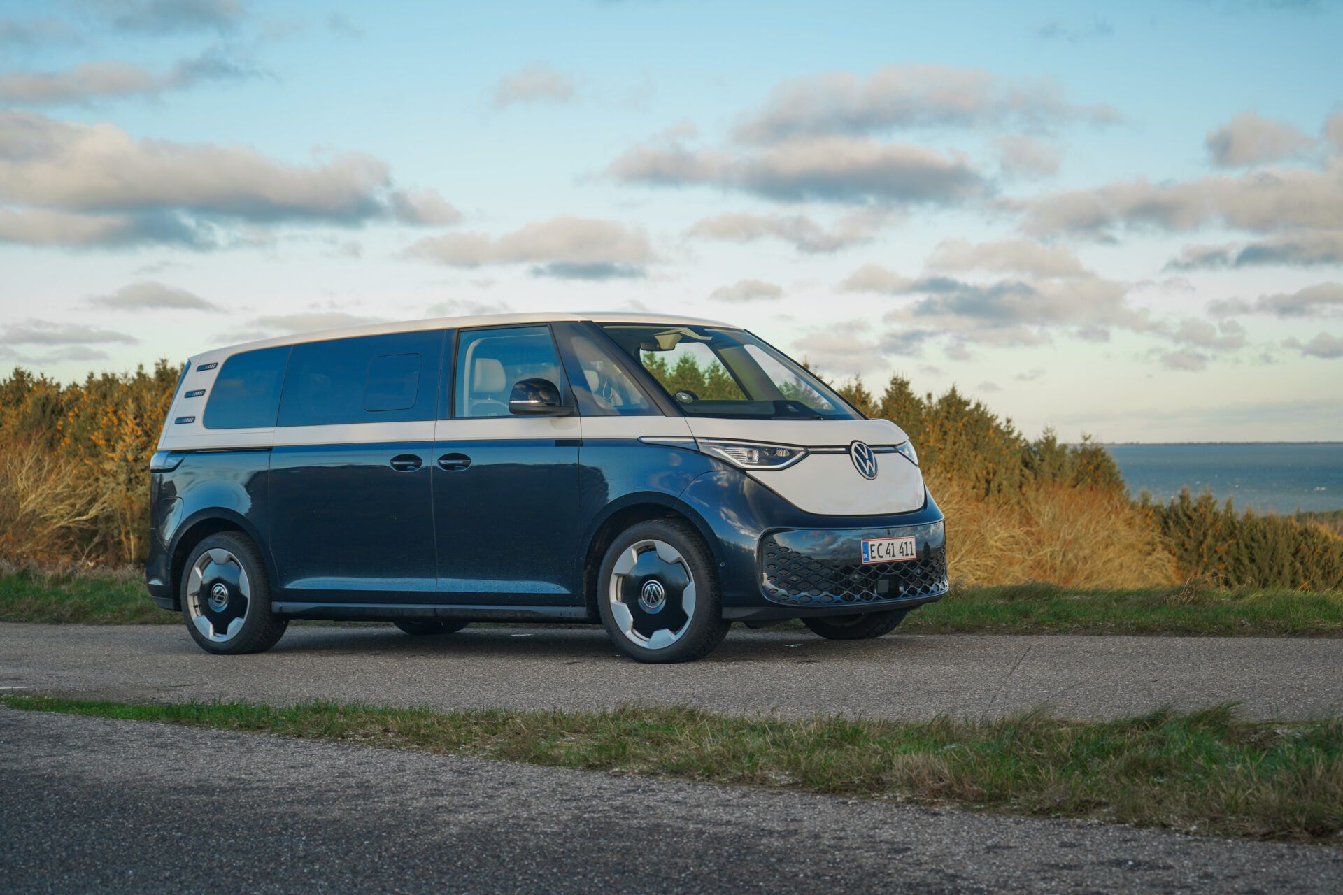 Test: VW ID. Buzz Pro Lång – den ultimata familjebilen | Nya bilar - Bytbil