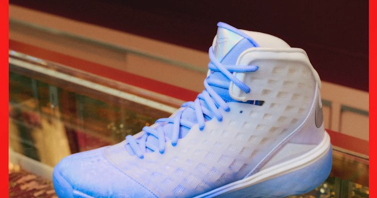 Nike Debuts SNKRS Reserve with Kobe 3 “Christmas” Pre-Order | House of ...