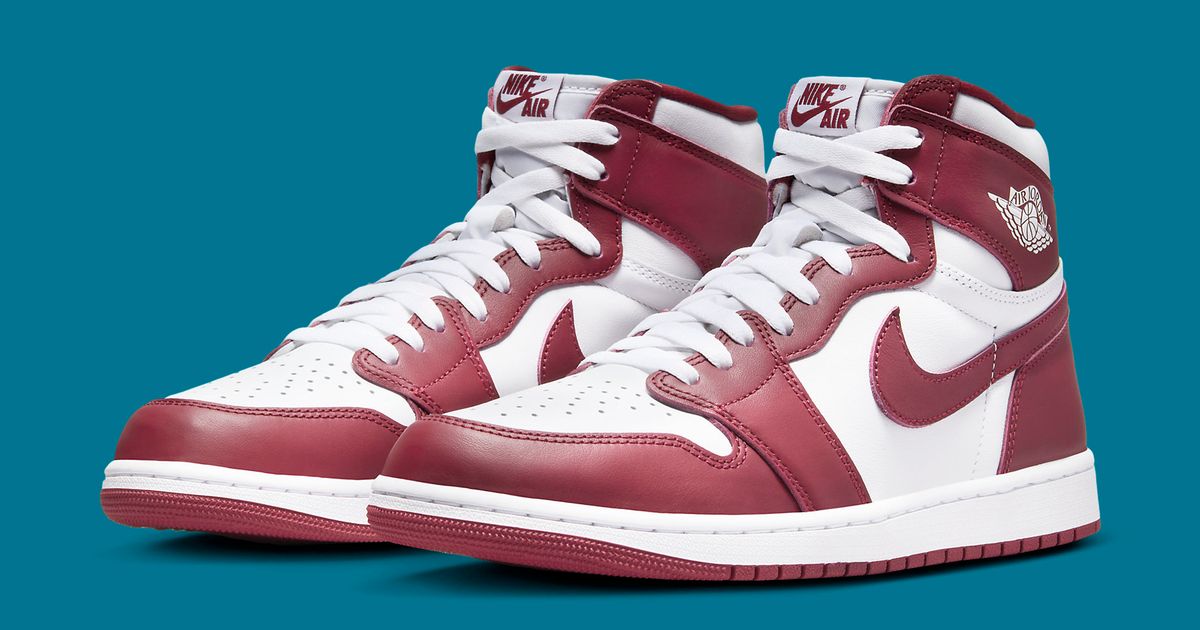 Official Images // Air Jordan 1 High OG "Team Red" | House of Heat°