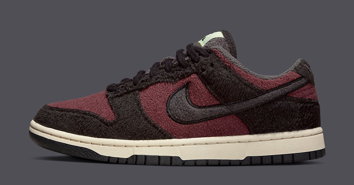 First Looks // Nike Dunk Low “Fleece” (Burgundy) | House of Heat°
