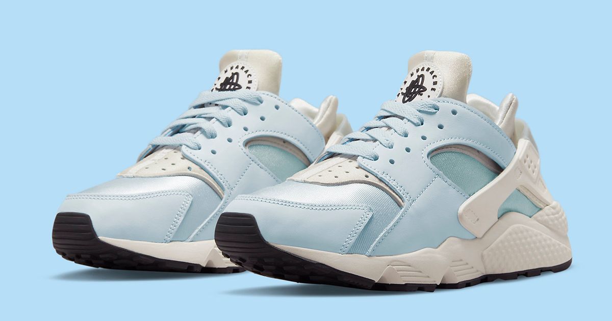 New Nike Air Huarache Boasts Bone and Blue Hues | House of Heat°
