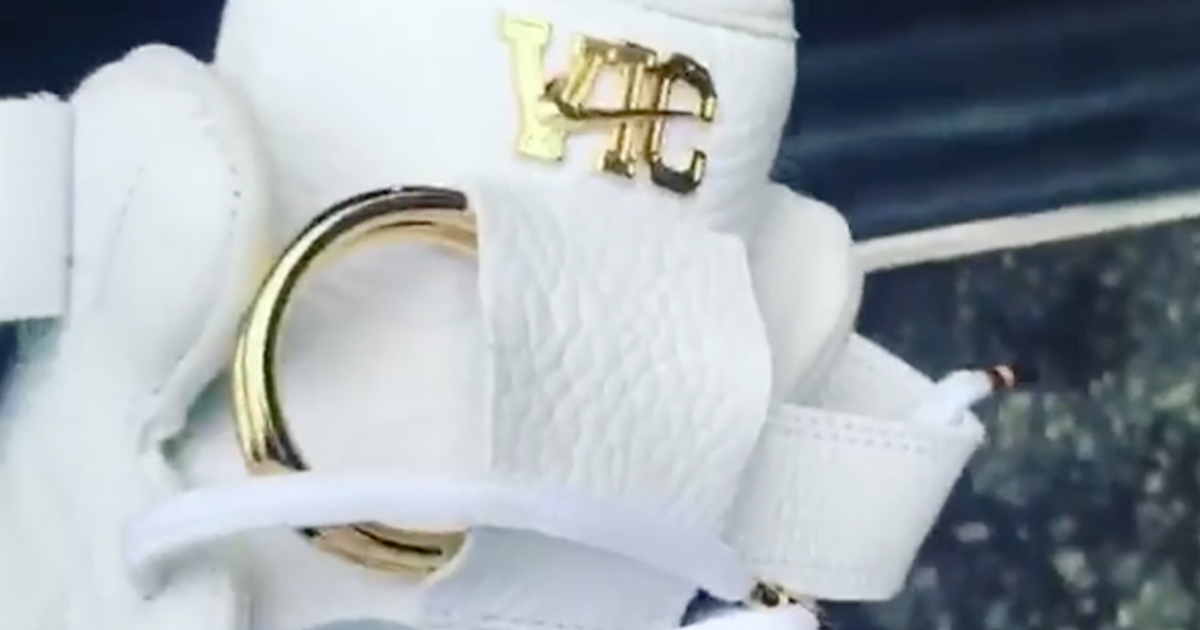 Victor Cruz flexes his new PE | House of Heat°