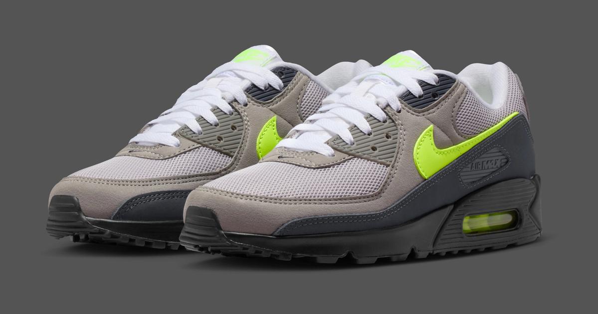 Nike Applies a "Black Neon" Look to the Air Max 90 | House of Heat°