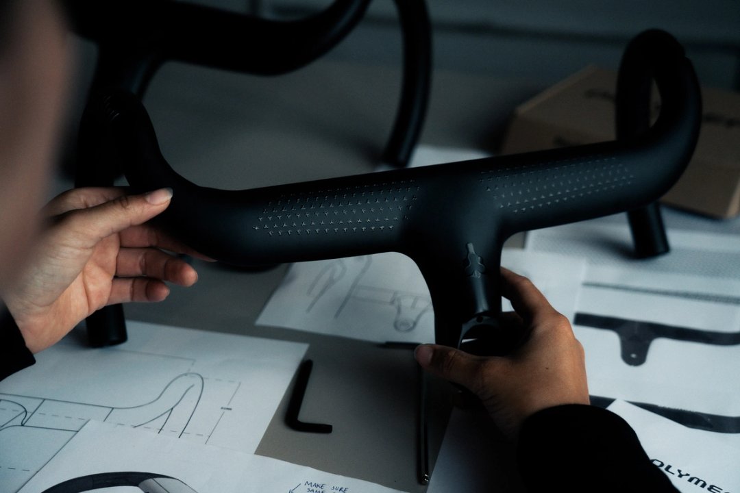 Sculpture Handlebar – Integrated Aero Carbon Handlebar