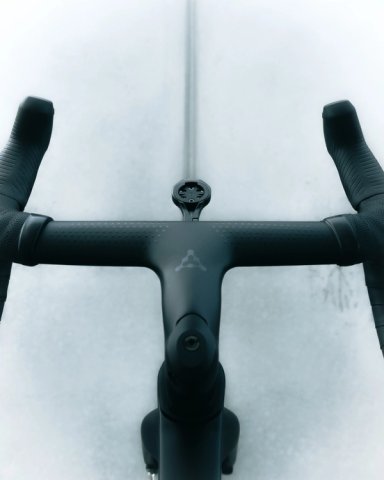 Sculpture Handlebar – Integrated Aero Carbon Handlebar