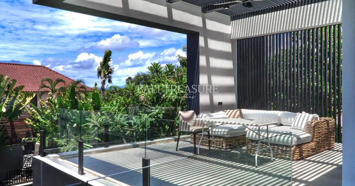 Relaxing Villa in Pererenan: Quiet Ambiance with High-End Architecture ...