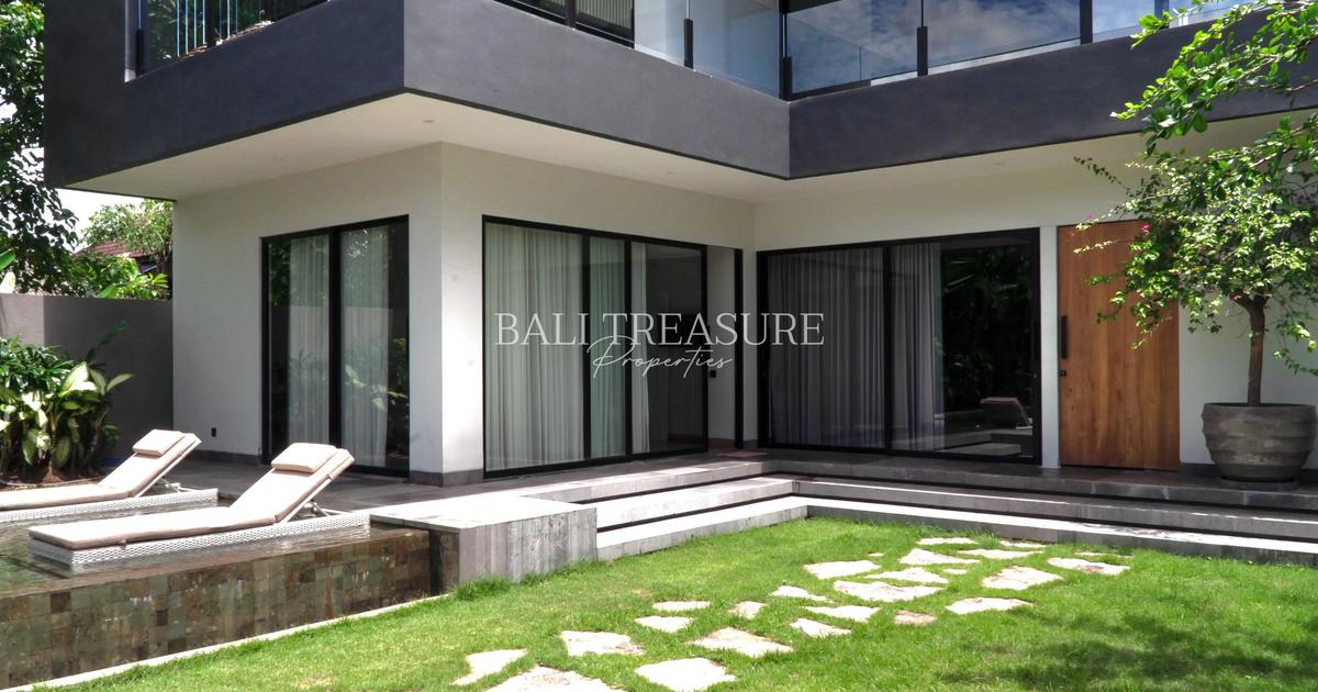 Relaxing Villa in Pererenan: Quiet Ambiance with Spacious Living Space ...