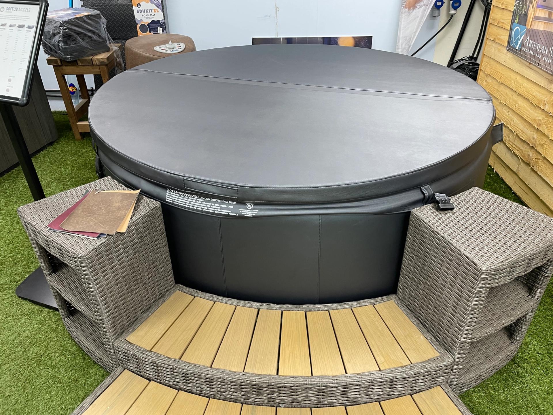 Refurbished Softub Range Our refurbished Softub's have the same high ...