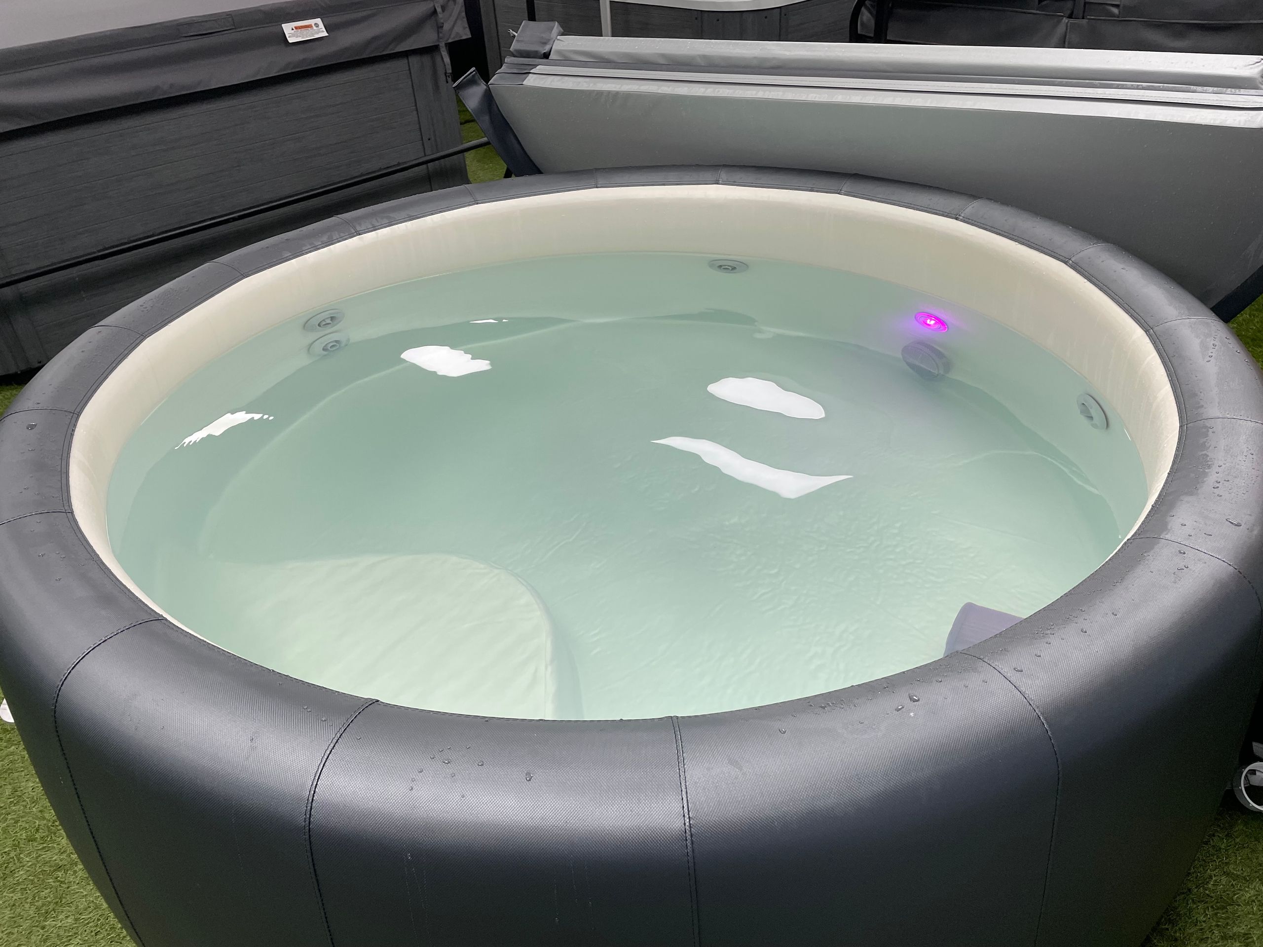 Refurbished Softub Resort T300+ Of the three Softub sizes available ...