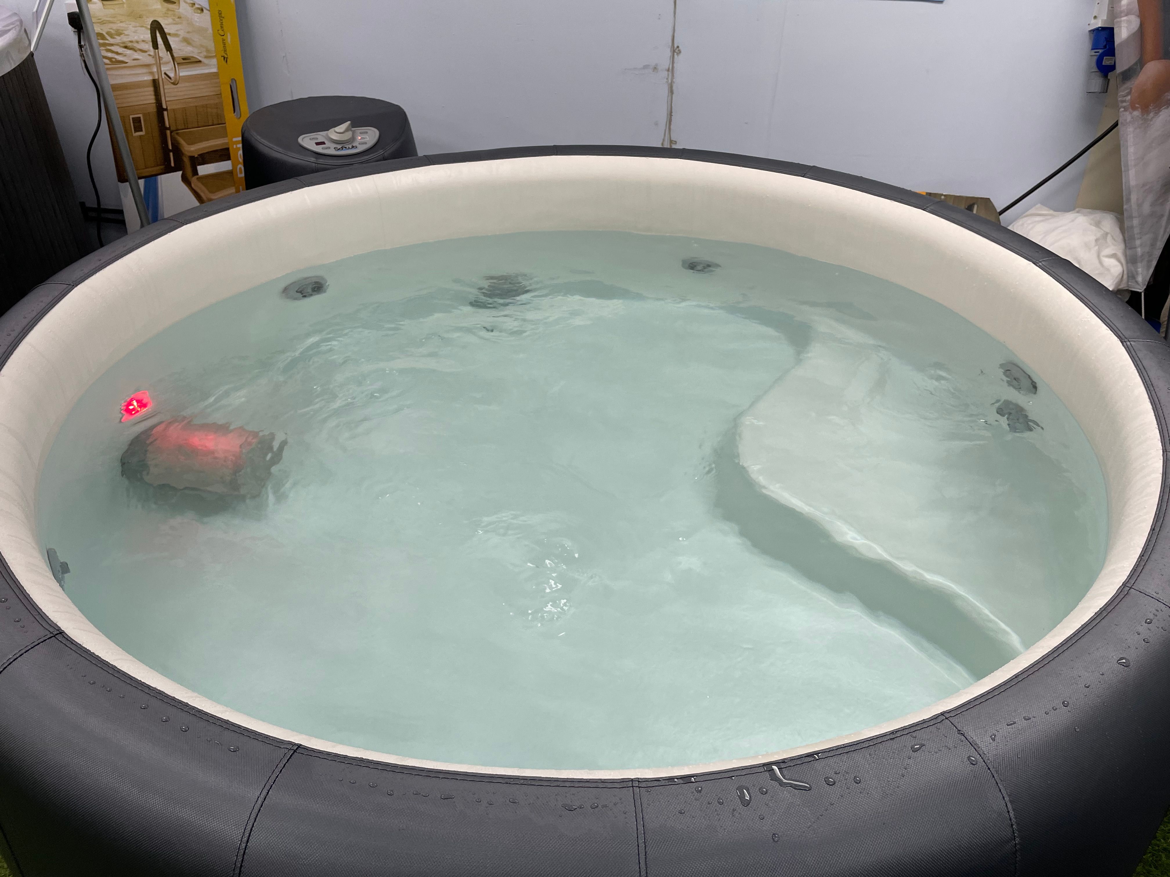 Refurbished Softub Resort T300+ Of the three Softub sizes available ...