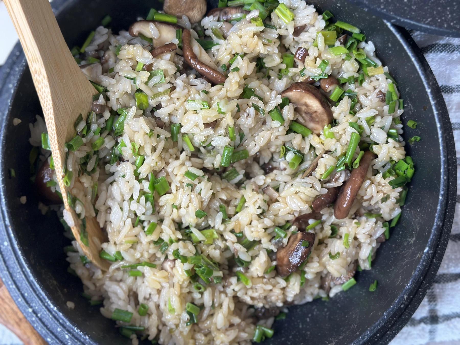 Shiitake Mushroom Sotbap Recipe Easy Korean Pot Rice | Food and Spot