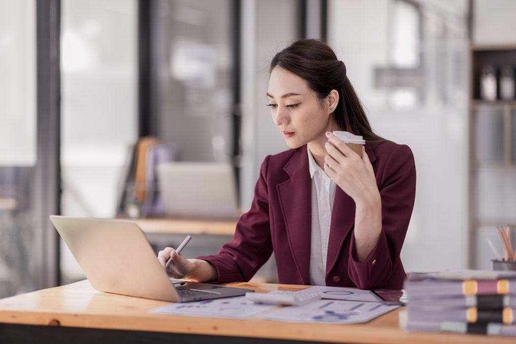 Fundo fixo de caixa: o que é e como gerir o caixinha da empresa?