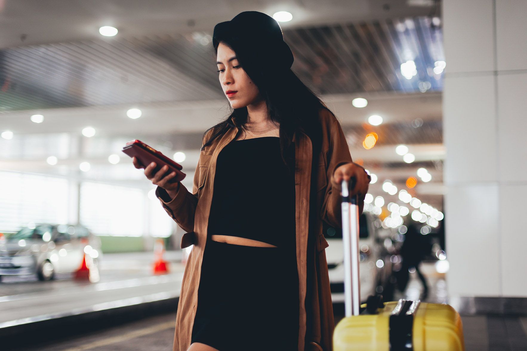 Facing the eSIM vs physical SIM choice? Here’s how to decide. | KnowRoaming