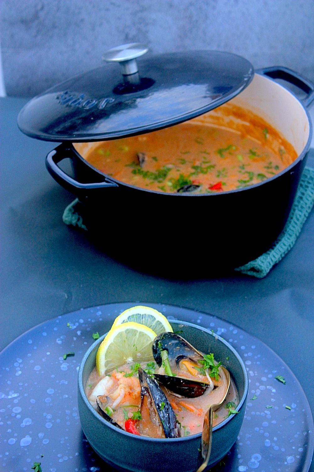 Skalldyrsuppe med kamskjell, scampi og blåskjell — MATpaaMiNUTTER