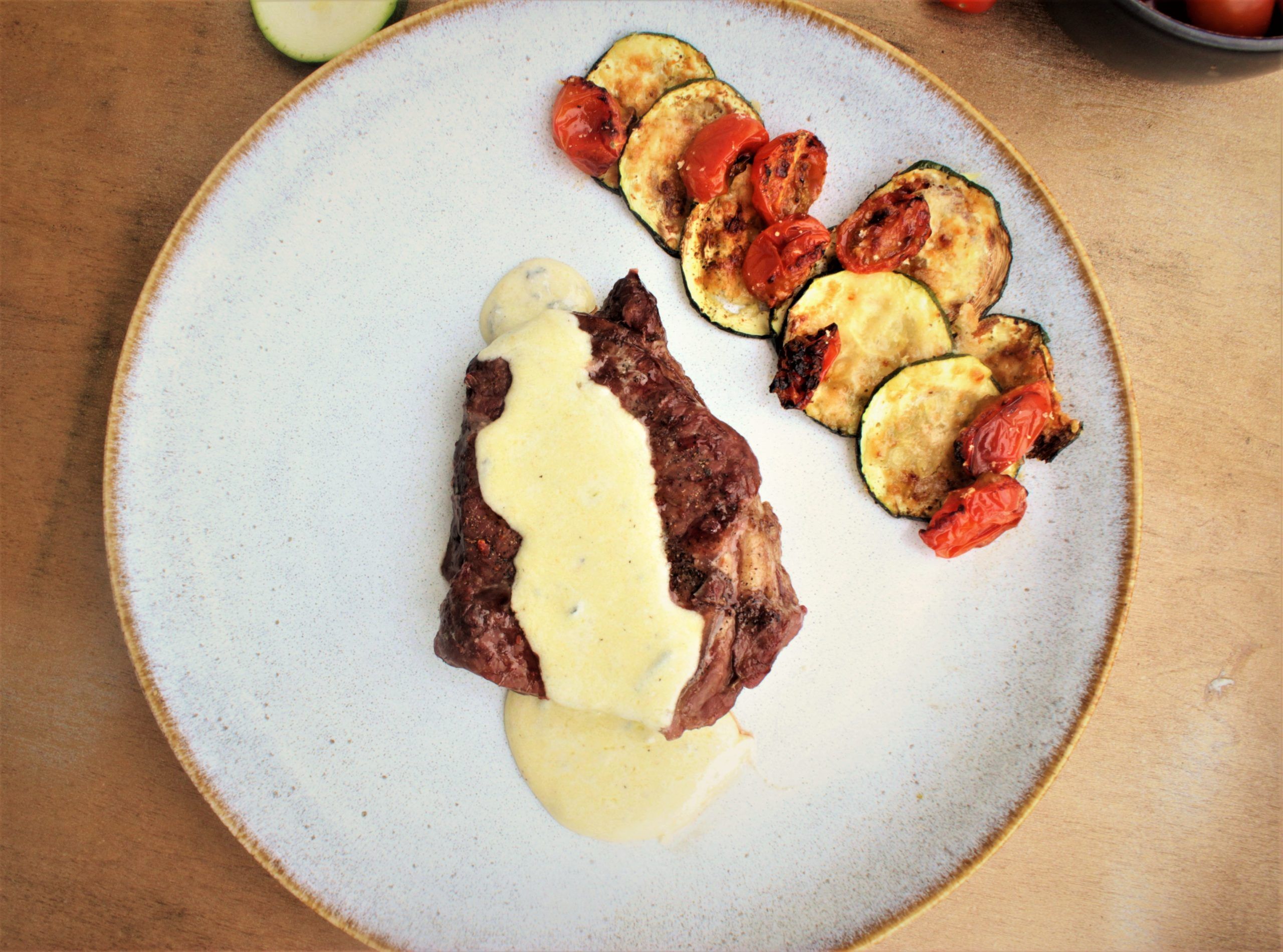 Biff med ostesaus laget i airfryer — MATpaaMiNUTTER