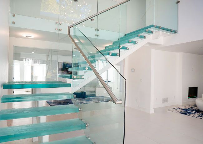 Glass stair treads and countertops - Peters