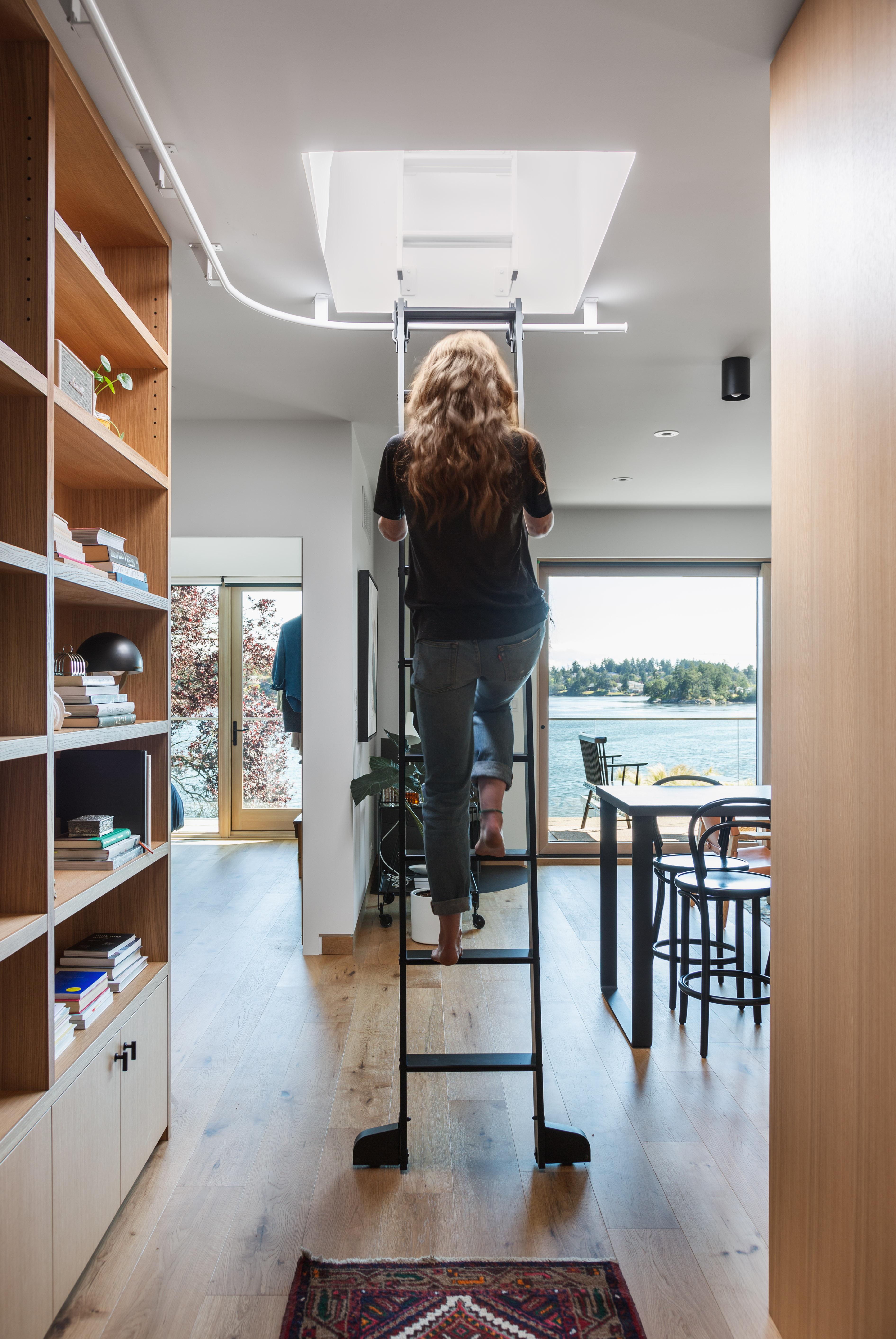 Portage | A beach house on the shores of Portage Inlet