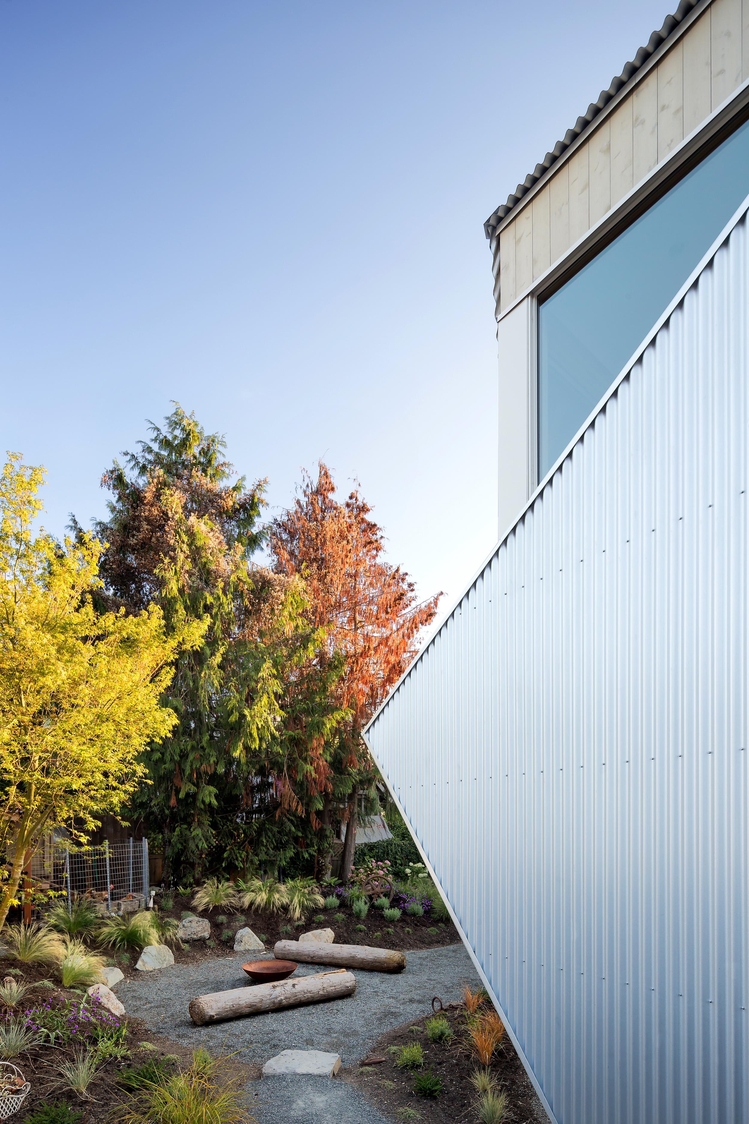 Double Header | A distinctly modern multi-generational family home