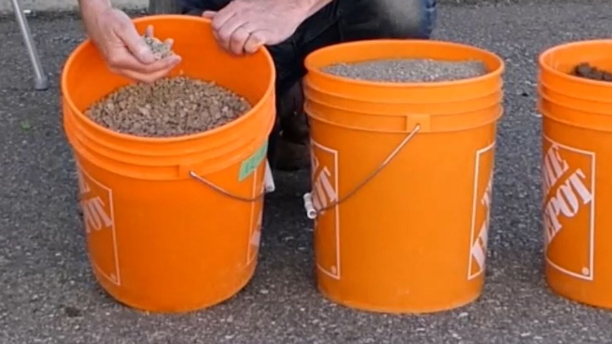 Mix the Concrete to Build a Biosand Filter (BSF) | WASH Resources