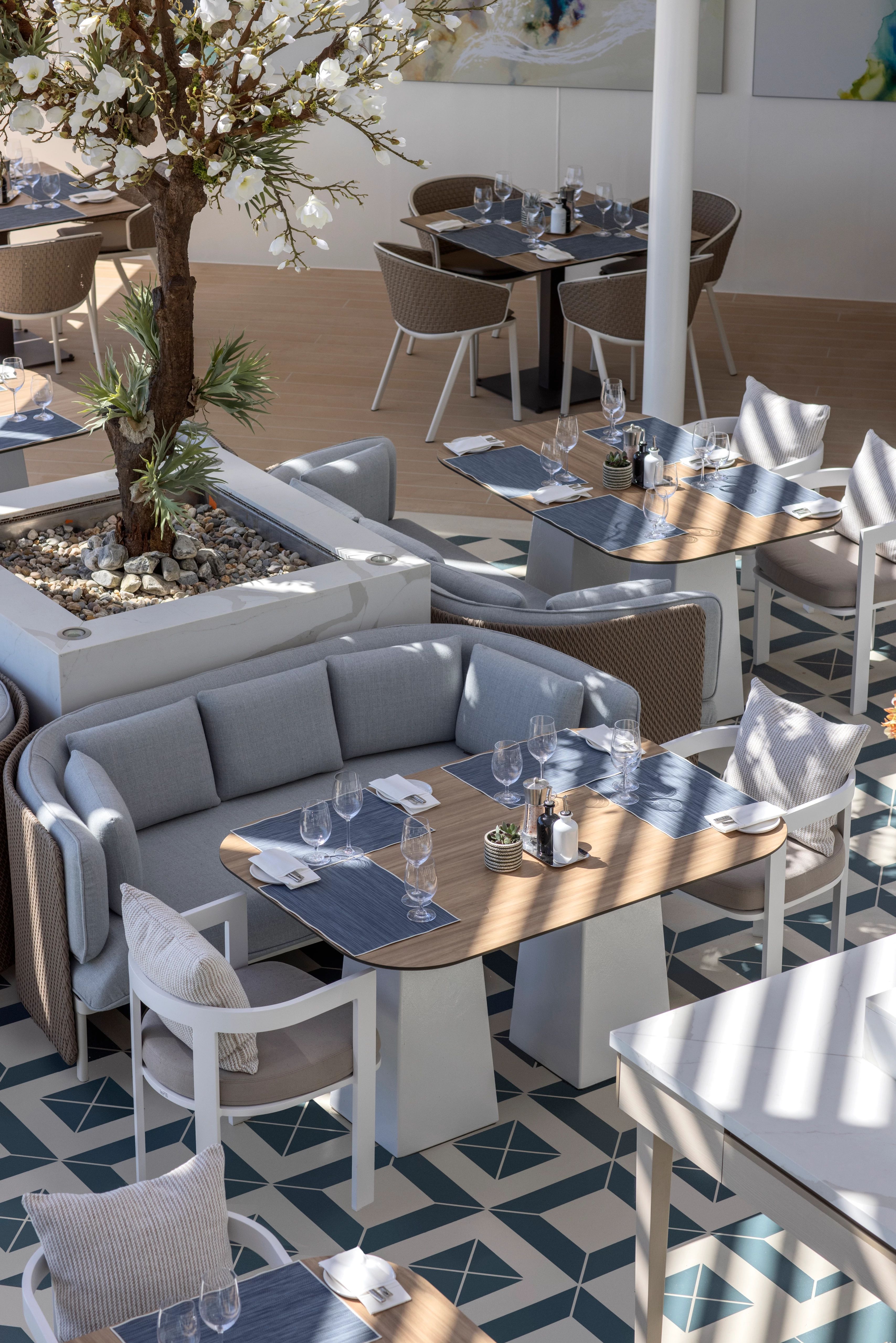 Ultra-Luxury Cruise Travel with Silver Ray | Silversea