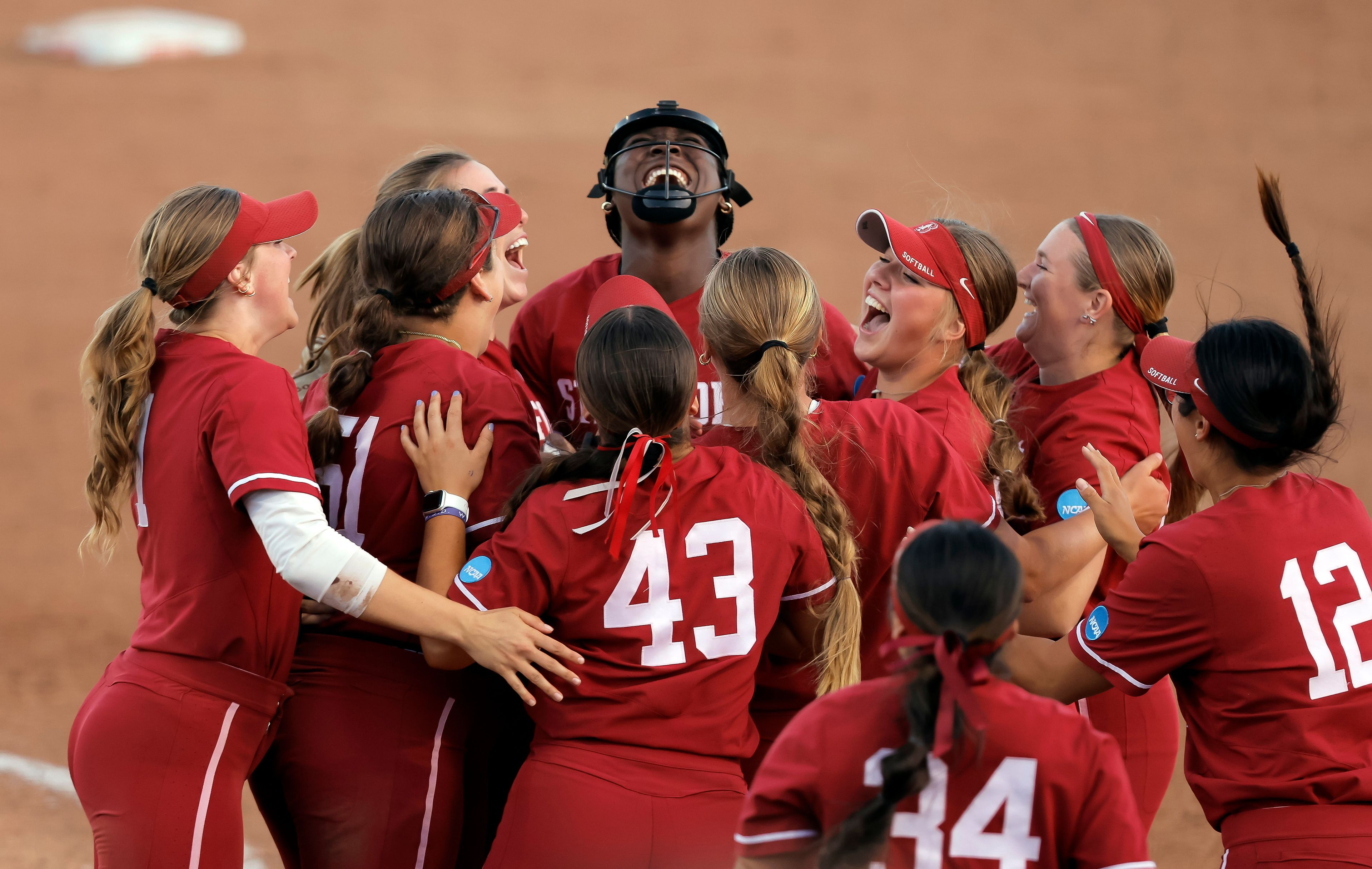 NCAA softball’s Super Regionals continue this weekend | The GIST