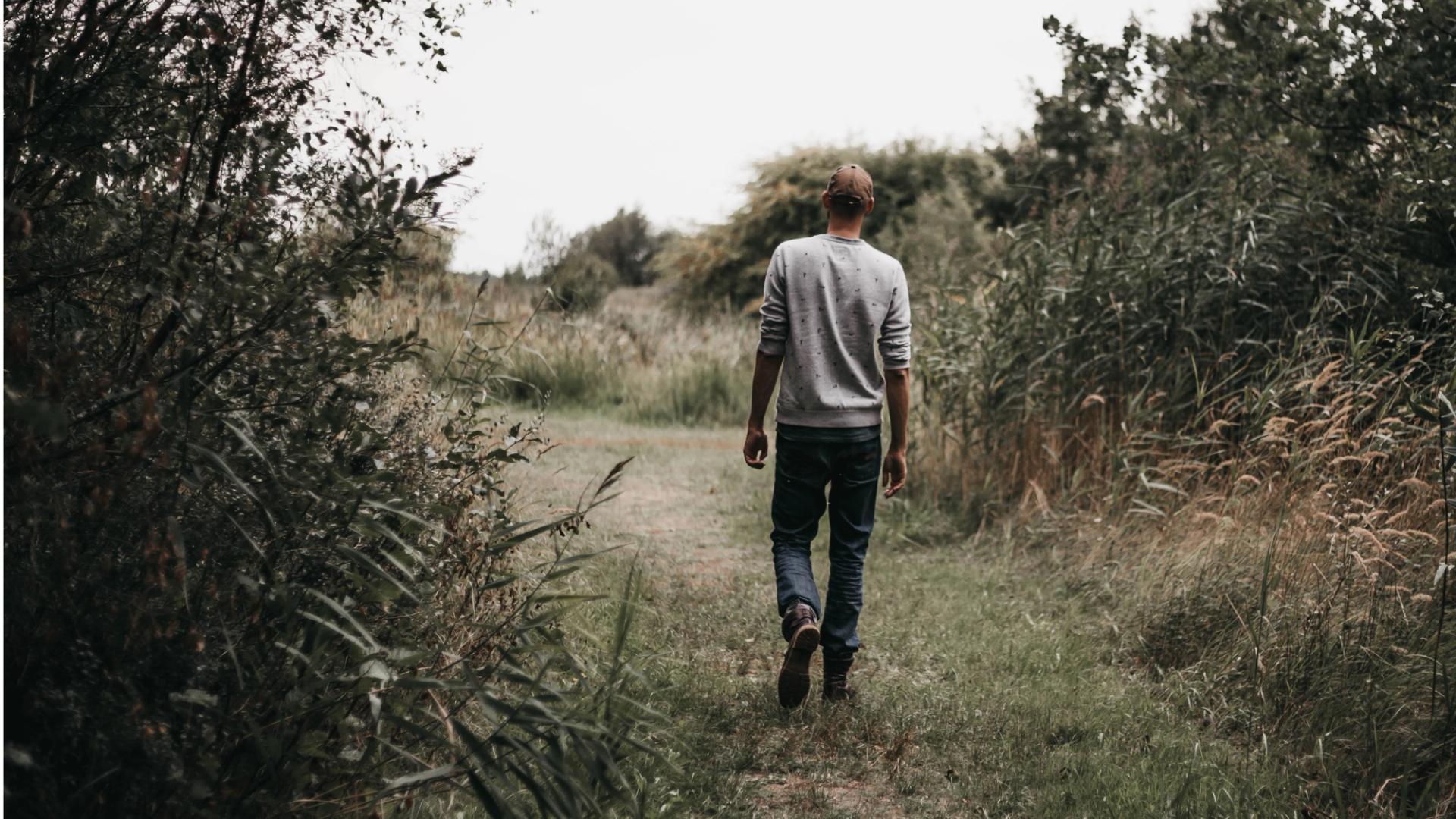 Mindful Walking: Stay Grounded by Walking Mindfully | Mindfulness.com